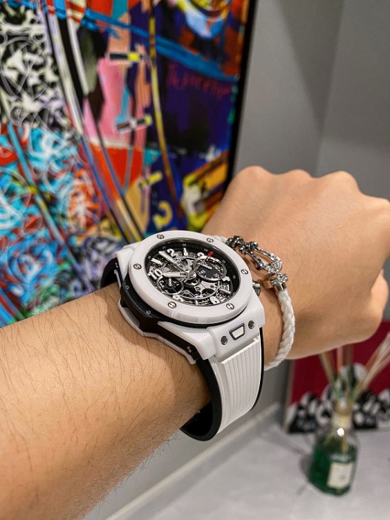 残暑を吹き飛ばす鮮やかなモノトーン｜ウブロ ビッグバン ホワイトセラミック 441.HX.1170.RX / フレッド 0B0160 ...